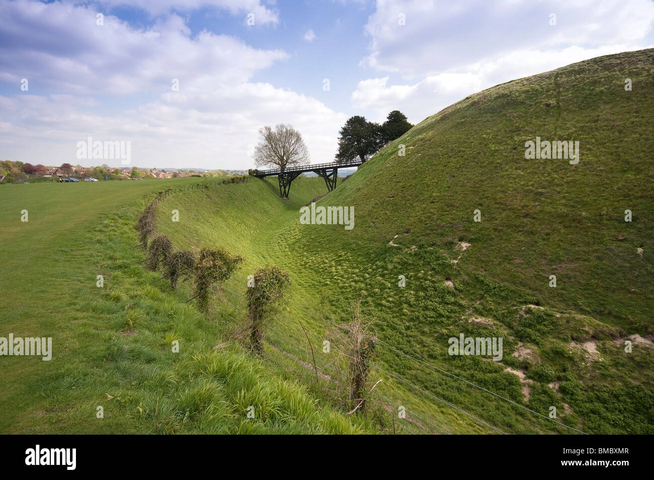 Den Graben rund um die Kernburg von Old Sarum Ancient Monument ...