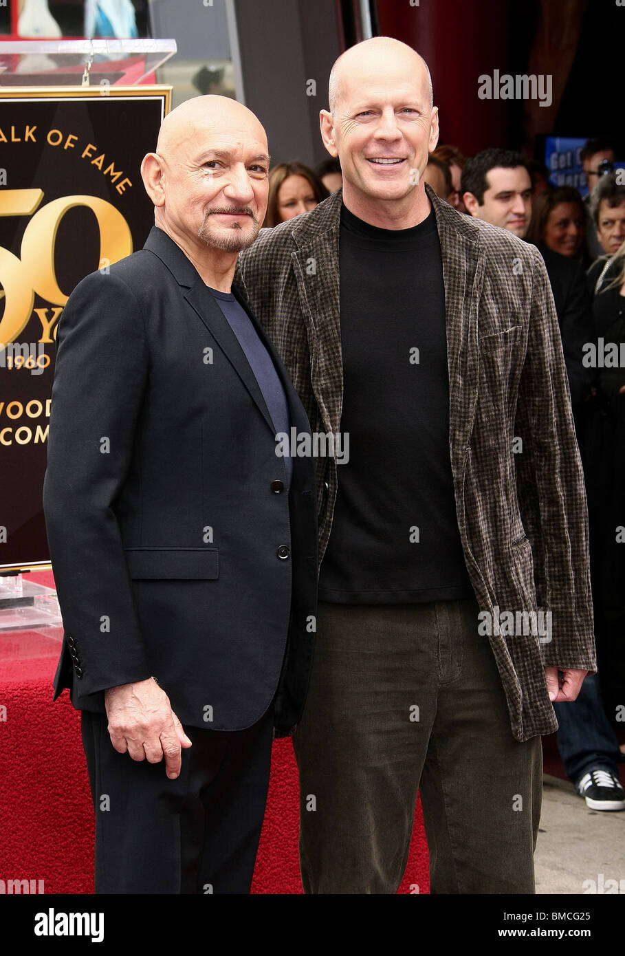 SIR BEN KINGSLEY BRUCE WILLIS SIR BEN KINGSLEY GEEHRT MIT EINEM STERN ...