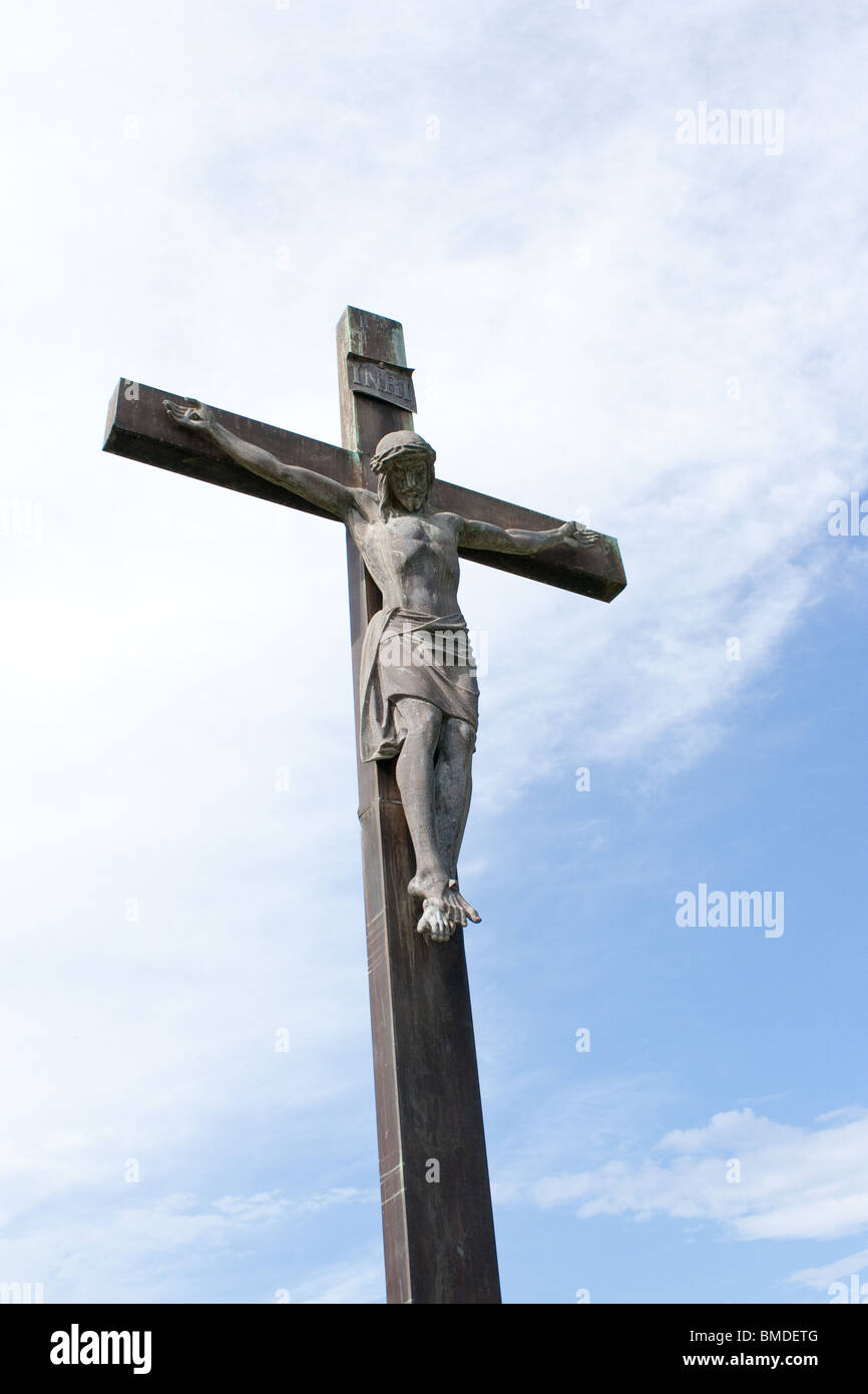 Simbolo della crocifissione -Fotos und -Bildmaterial in hoher Auflösung – Alamy