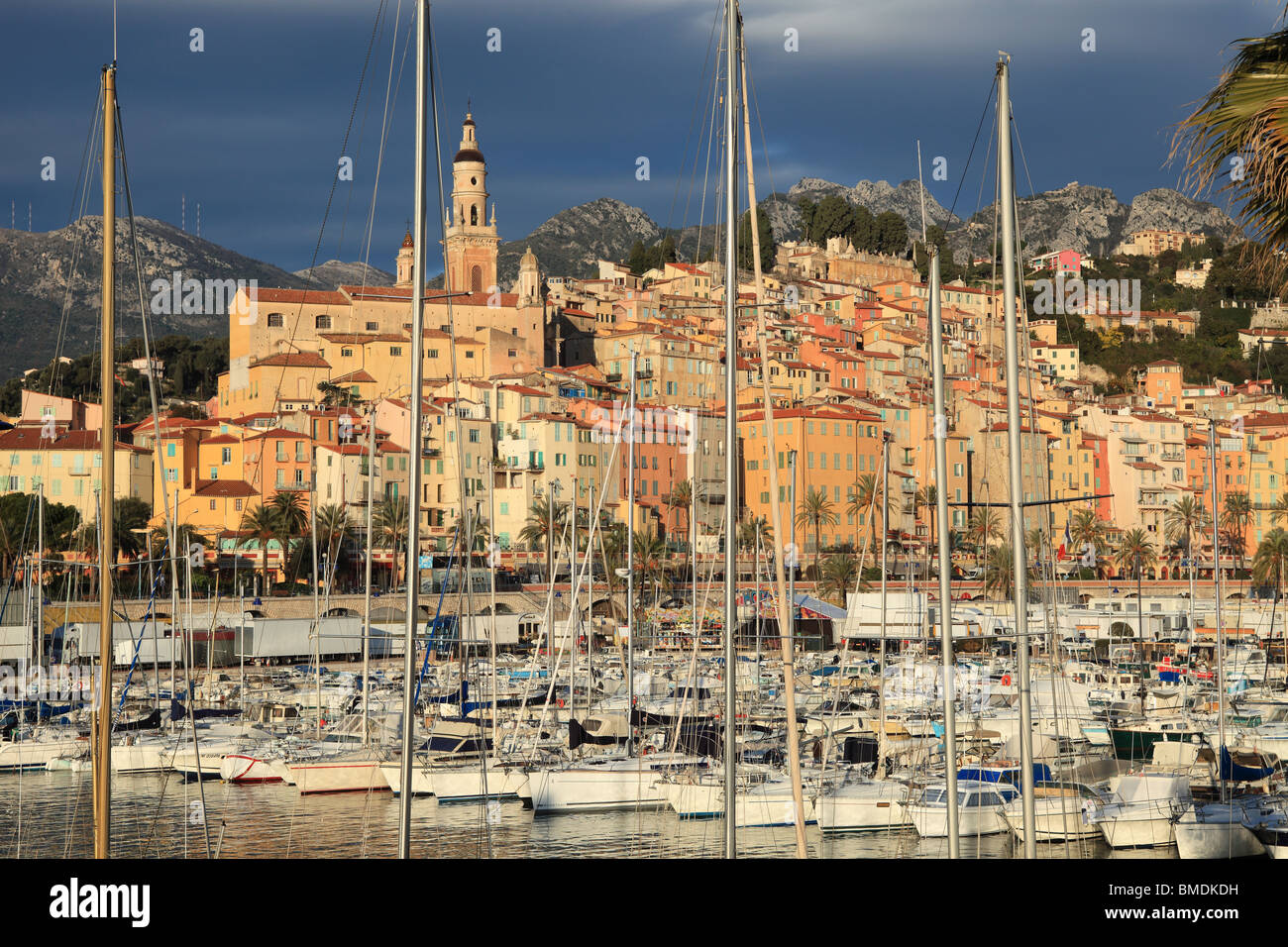 Hafen von menton -Fotos und -Bildmaterial in hoher Auflösung – Alamy