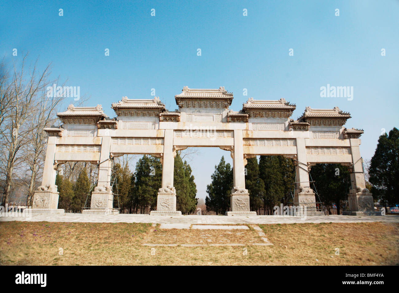 Stone Torbogen, Ming-Dynastie-Gräber, Peking, China Stockfotografie - Alamy