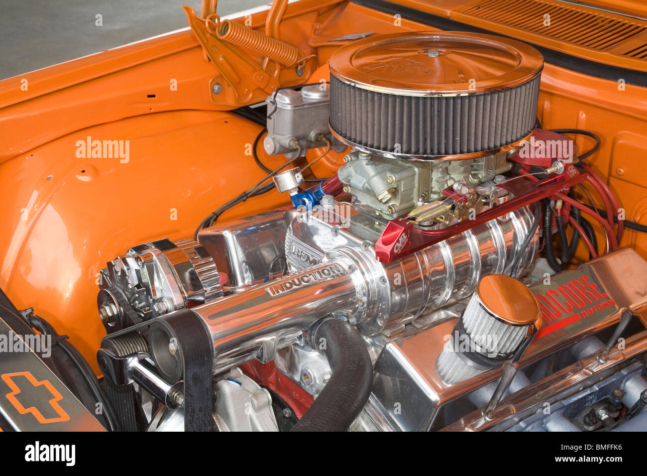 Kompressor auf einen Show-standard-V8-Motor Stockfotografie - Alamy