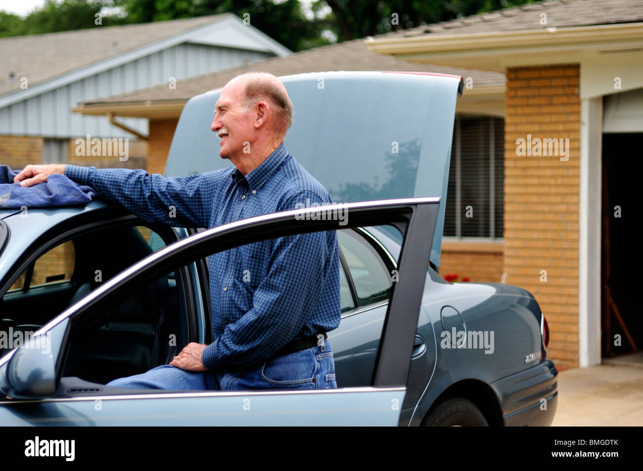 Blue jeans 70s -Fotos und -Bildmaterial in hoher Auflösung – Alamy