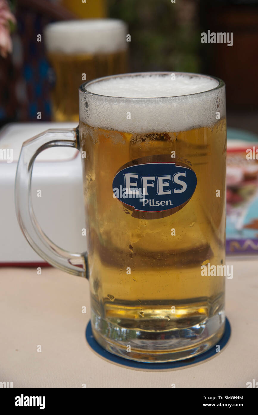 Türkische Bier - Efes Pilsen Lager Stockfotografie - Alamy