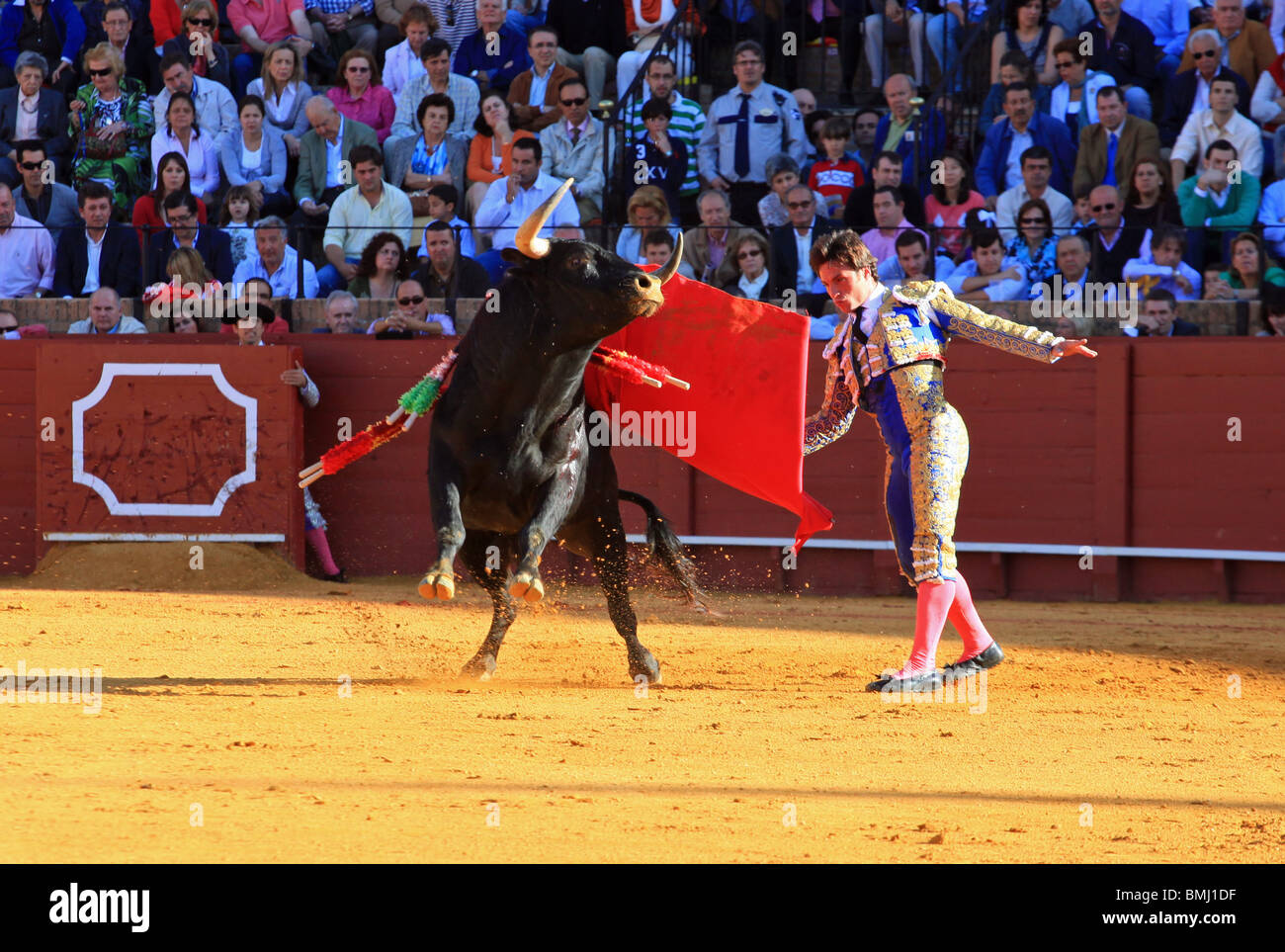 Bullfight in seville -Fotos und -Bildmaterial in hoher Auflösung – Alamy