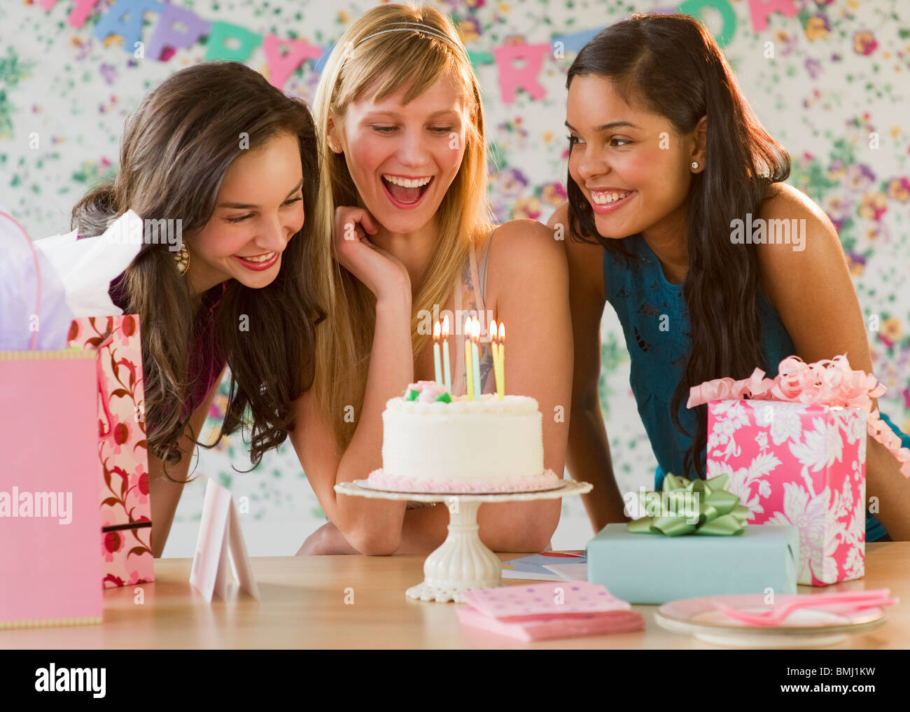 Die geburtstags party -Fotos und -Bildmaterial in hoher Auflösung – Alamy