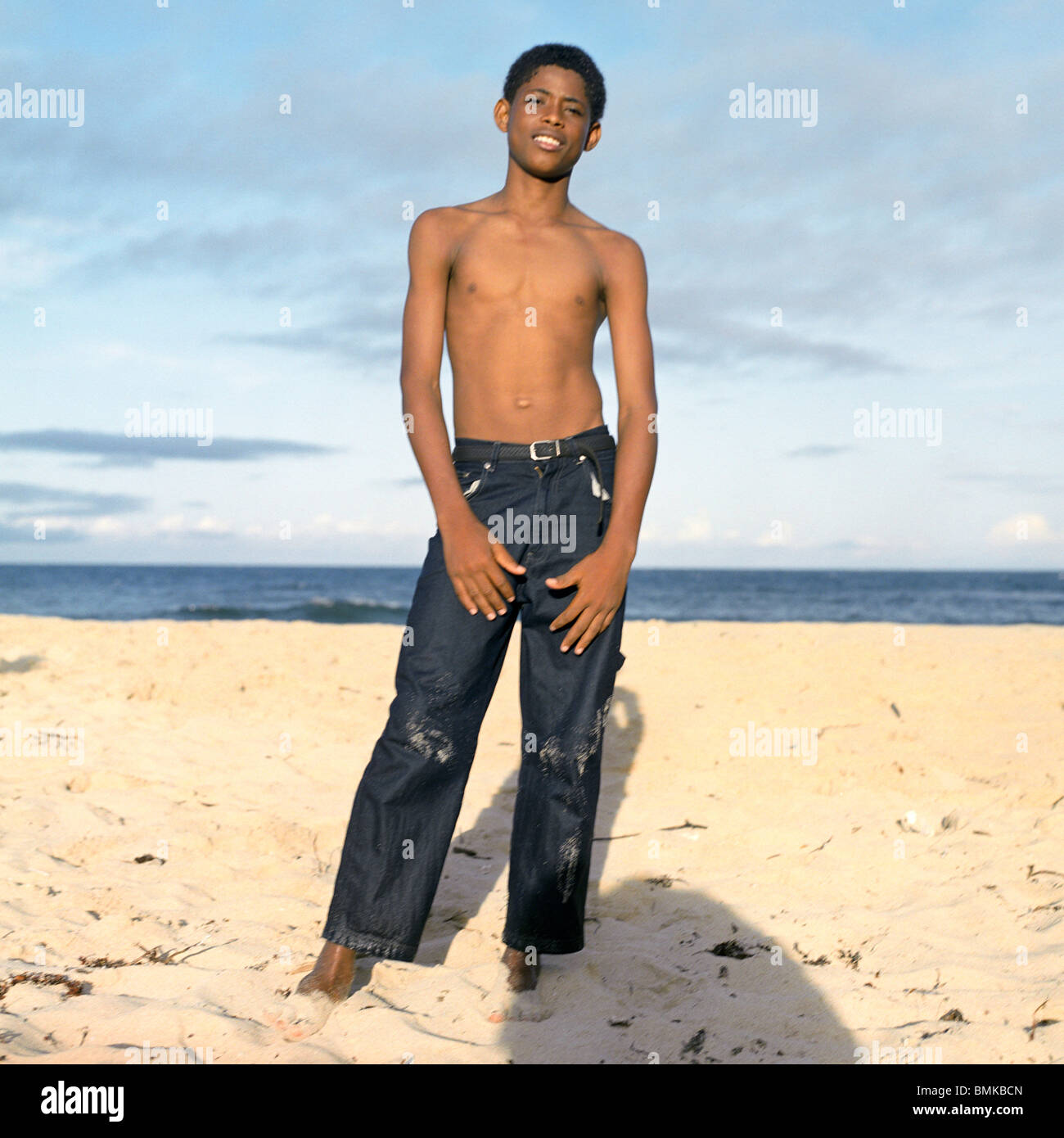 Teenaged african boy in kenya -Fotos und -Bildmaterial in hoher ...