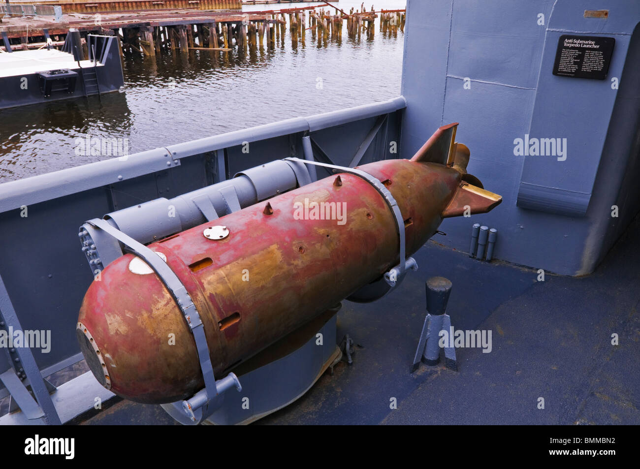 Torpedo launcher -Fotos und -Bildmaterial in hoher Auflösung – Alamy