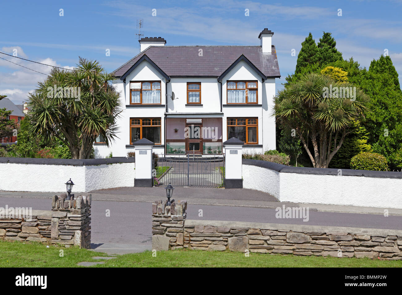 Palmen irland -Fotos und -Bildmaterial in hoher Auflösung – Alamy