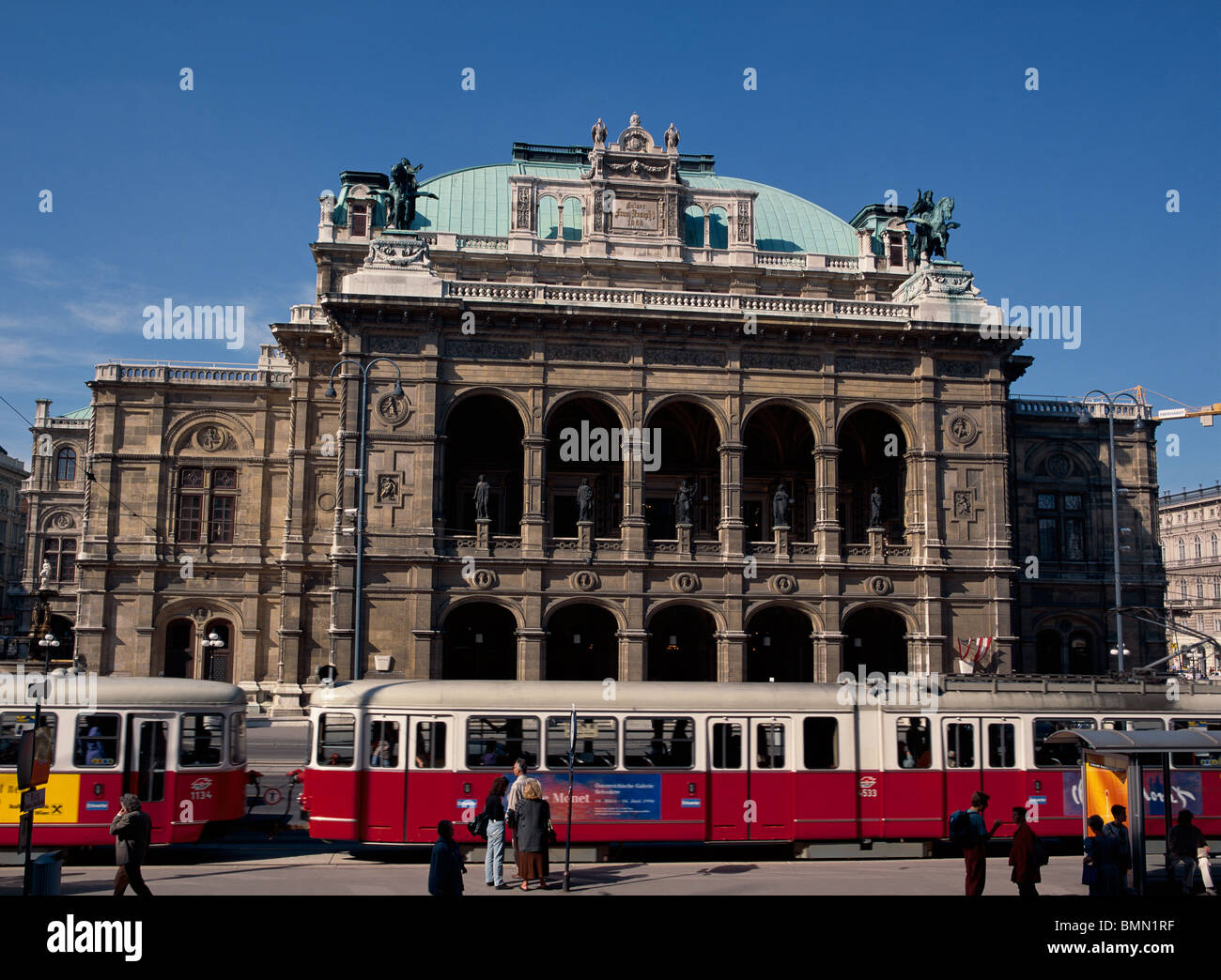 Opera vienna -Fotos und -Bildmaterial in hoher Auflösung – Alamy