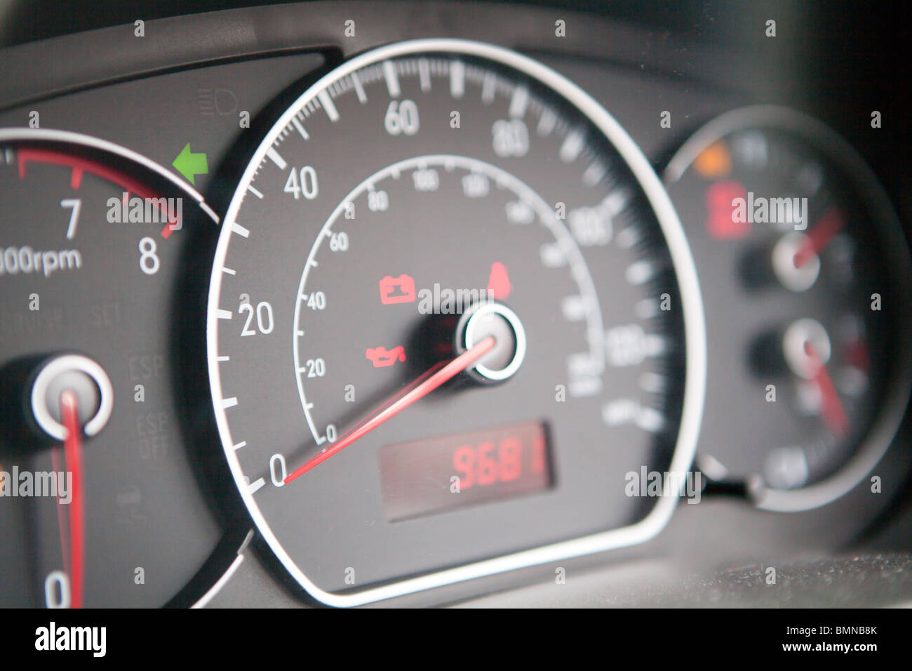Fahrer Kontrollen Stockfotos und -bilder Kaufen - Alamy
