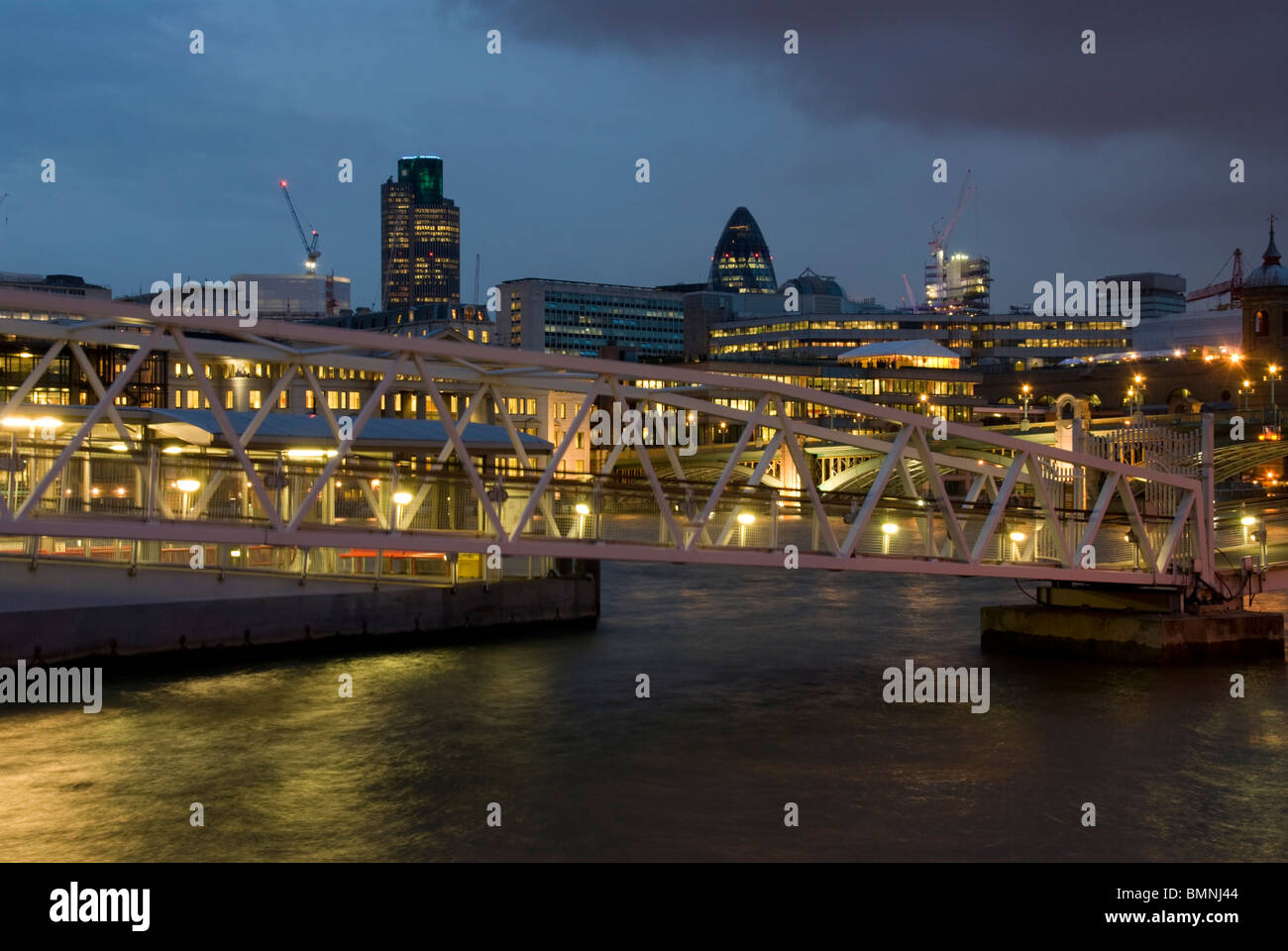 London the gherkin -Fotos und -Bildmaterial in hoher Auflösung – Alamy