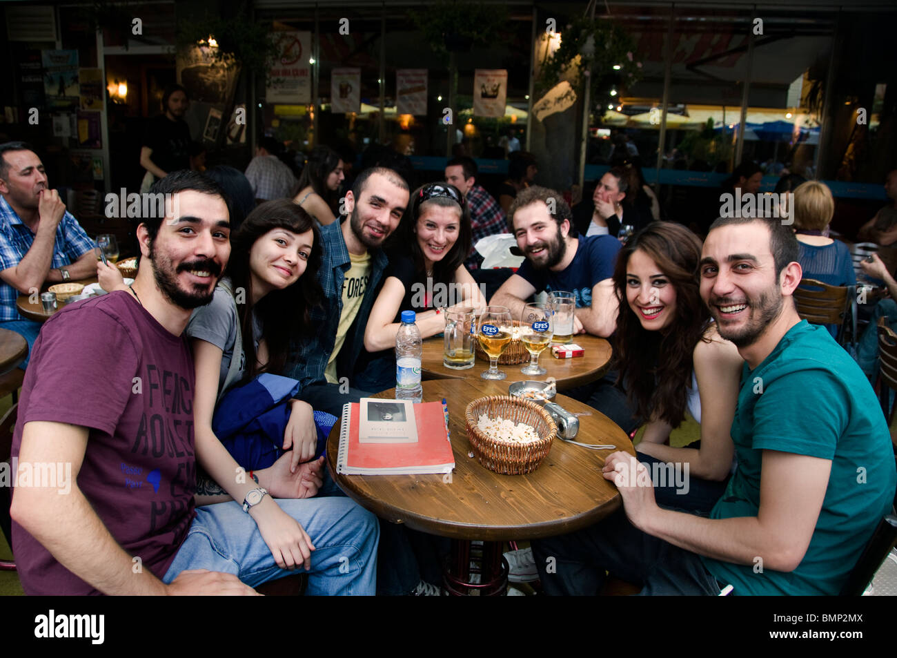 Ankara Kizilay Türkei türkische Studenten Bar Pub Cafe Stockfotografie ...