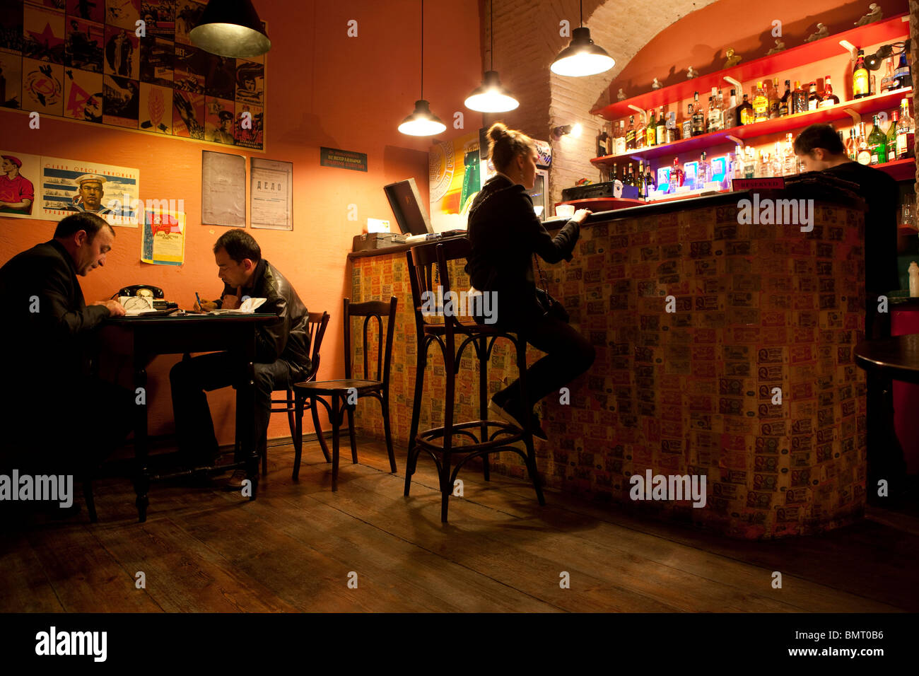 Kgb bar -Fotos und -Bildmaterial in hoher Auflösung – Alamy