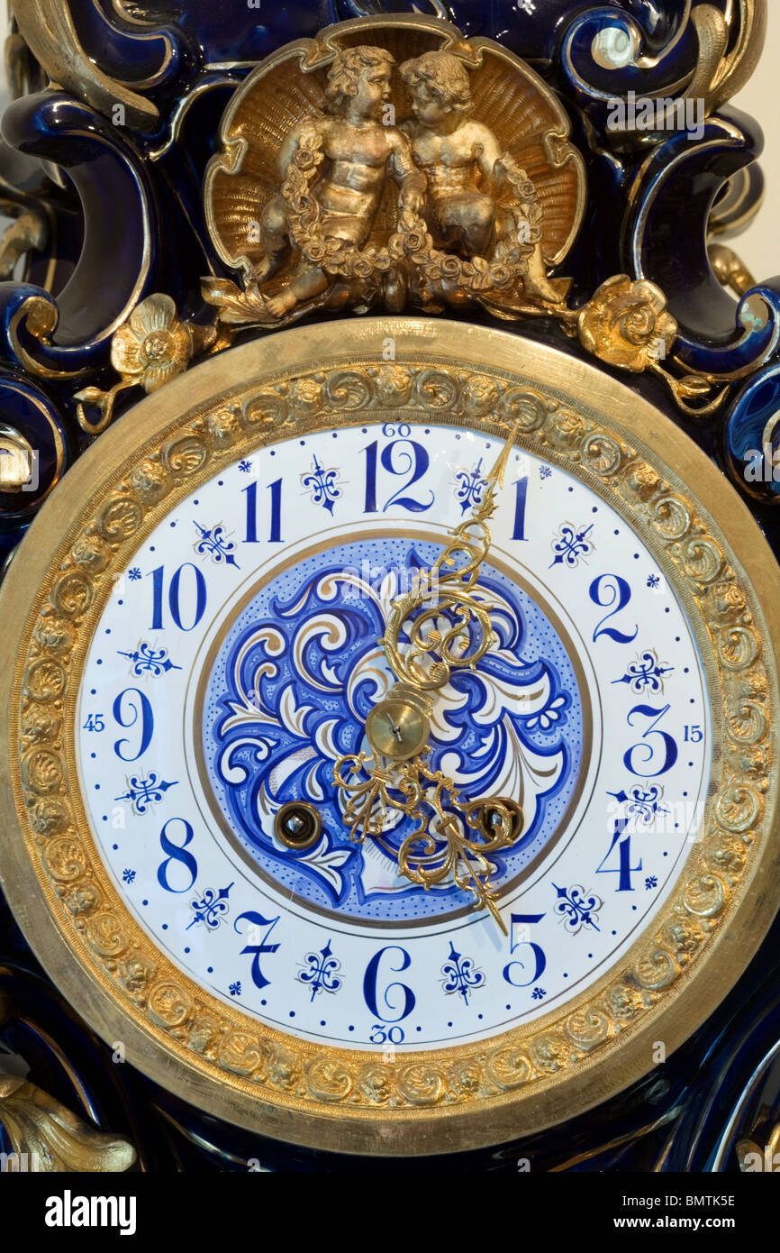 Vintage Tisch oder lange Fall Uhr Stockfotografie - Alamy