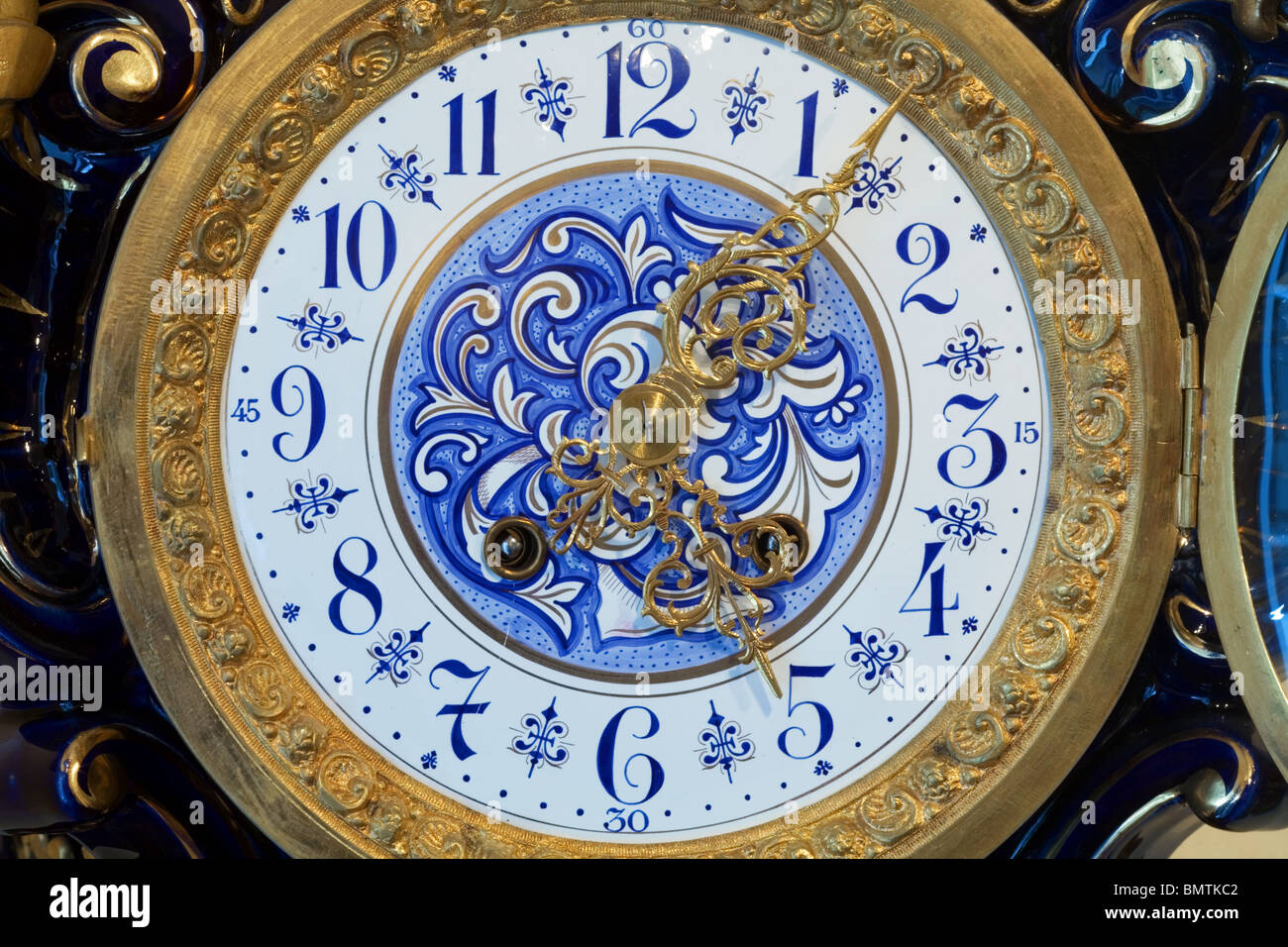 Vintage Tisch oder lange Fall Uhr Stockfotografie - Alamy