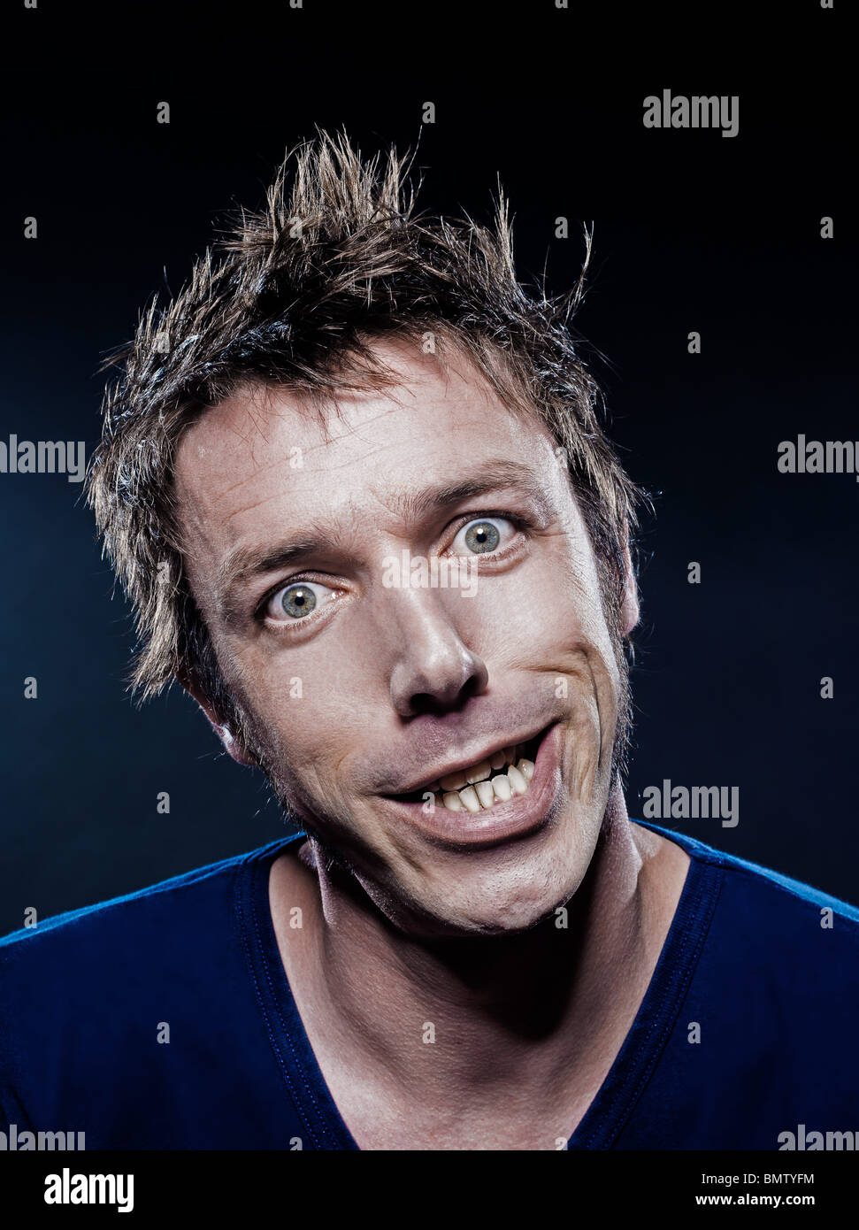 Komische grimasse -Fotos und -Bildmaterial in hoher Auflösung – Alamy