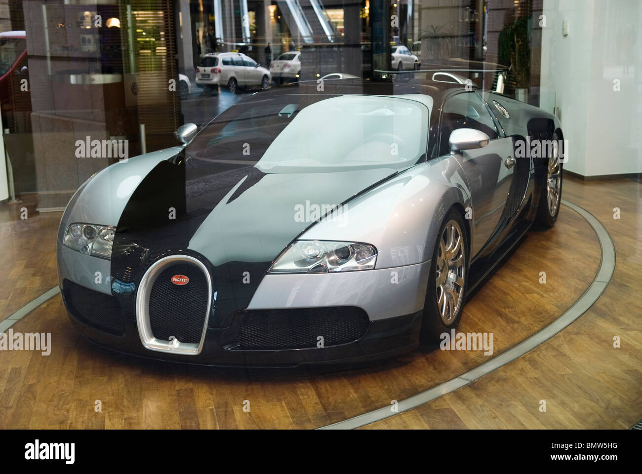 Bugatti Veyron Auto Display Berlin Deutschland Europa Stockfotografie ...