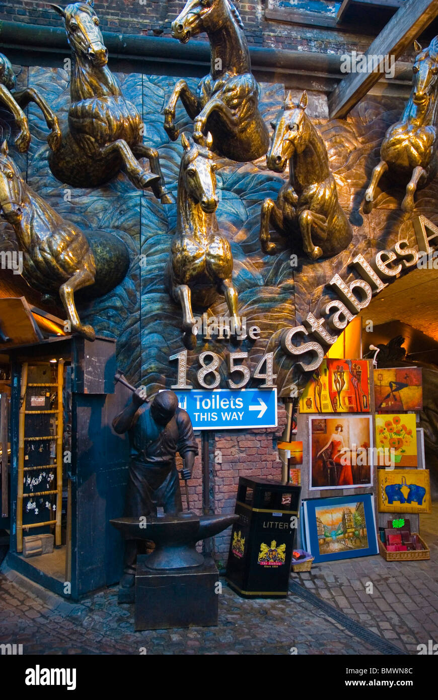 Camden stables -Fotos und -Bildmaterial in hoher Auflösung – Alamy