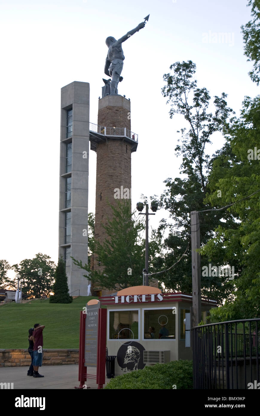 Vulcan Park und die Vulcan-Statue im Vulcan Park & Museum in Birmingham ...