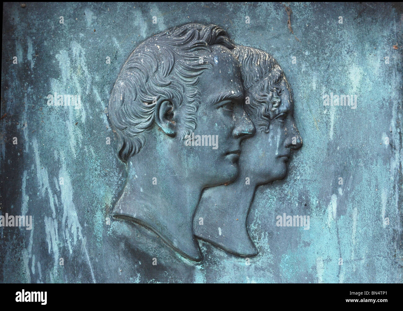 Einen Cameo-Auftritt von Lady Sophia Rutherfurd und ihr Ehemann Andrew ...