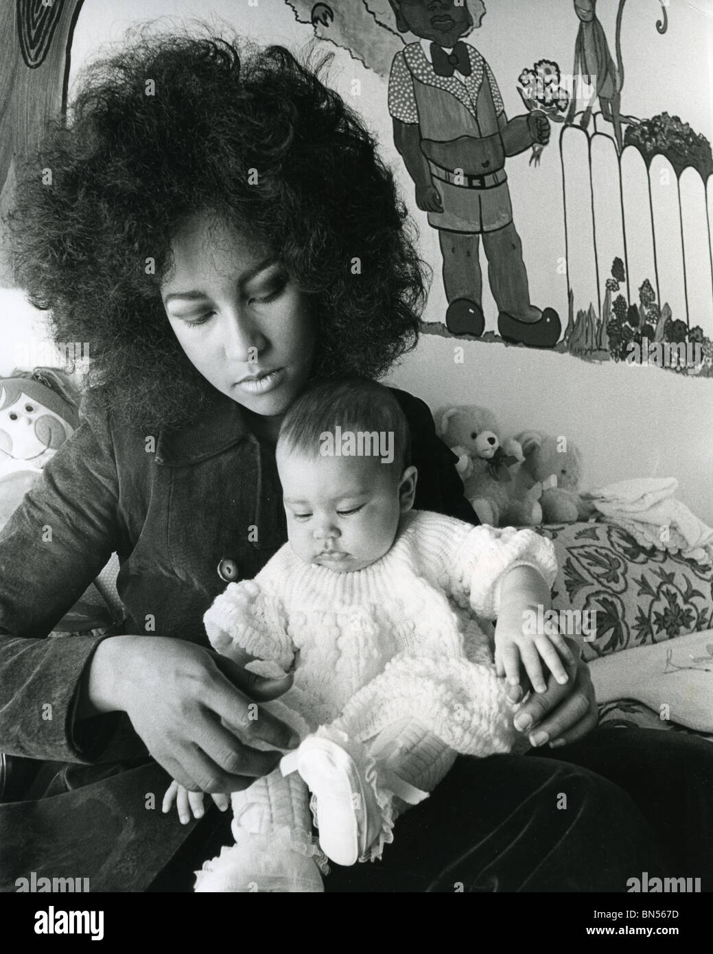 MARSHA HUNT US-Model und Schauspielerin im Januar 1971 mit Karis ihres ...
