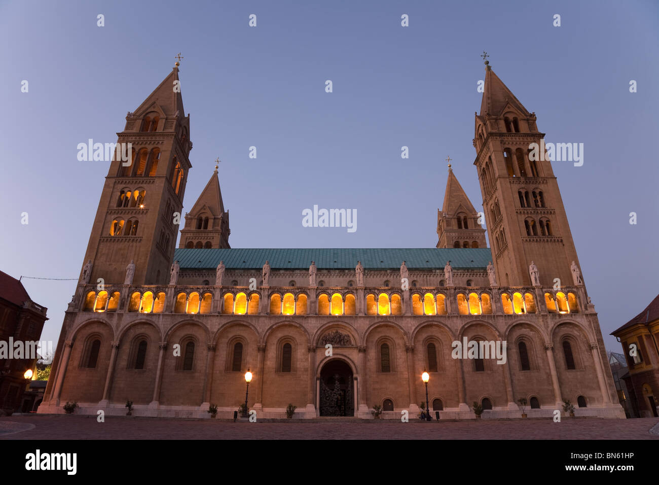 Das UNESCO-Weltkulturerbe Website von Pecs Dom bei Dämmerung, Pecs ...