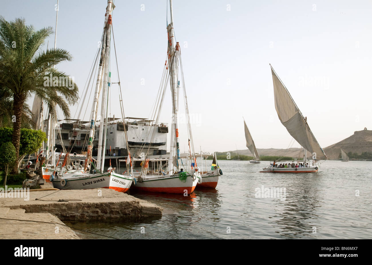 Egypt nile river aswan felucca -Fotos und -Bildmaterial in hoher ...