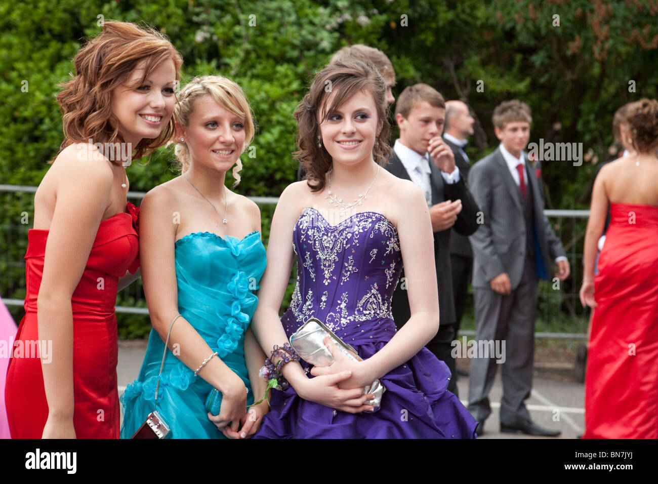 Lange abendkleider -Fotos und -Bildmaterial in hoher Auflösung – Alamy