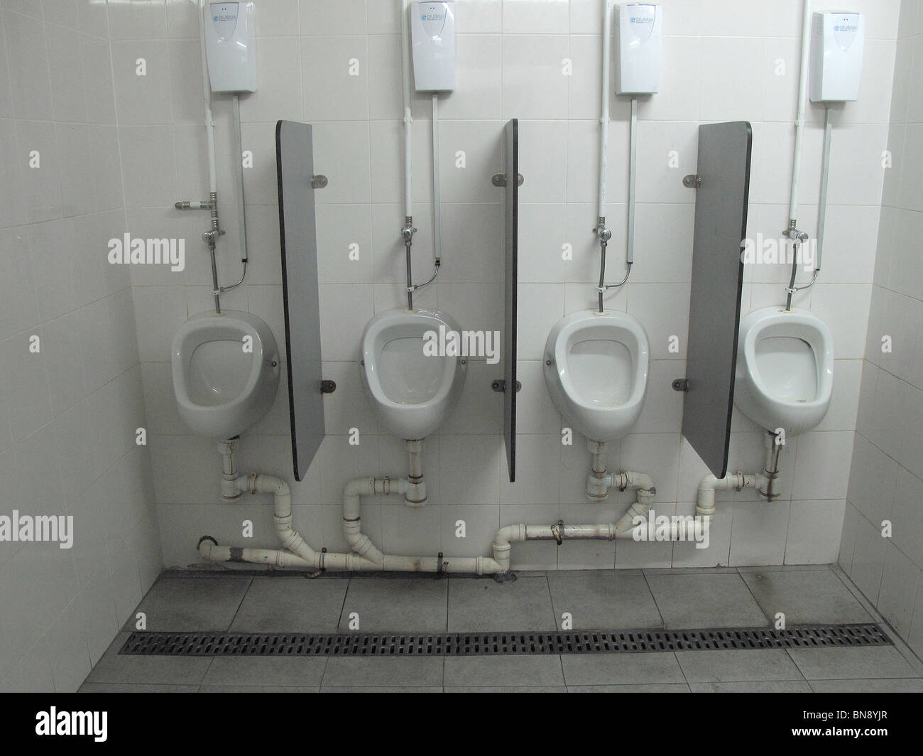 Urinal toilet public convenience -Fotos und -Bildmaterial in hoher ...