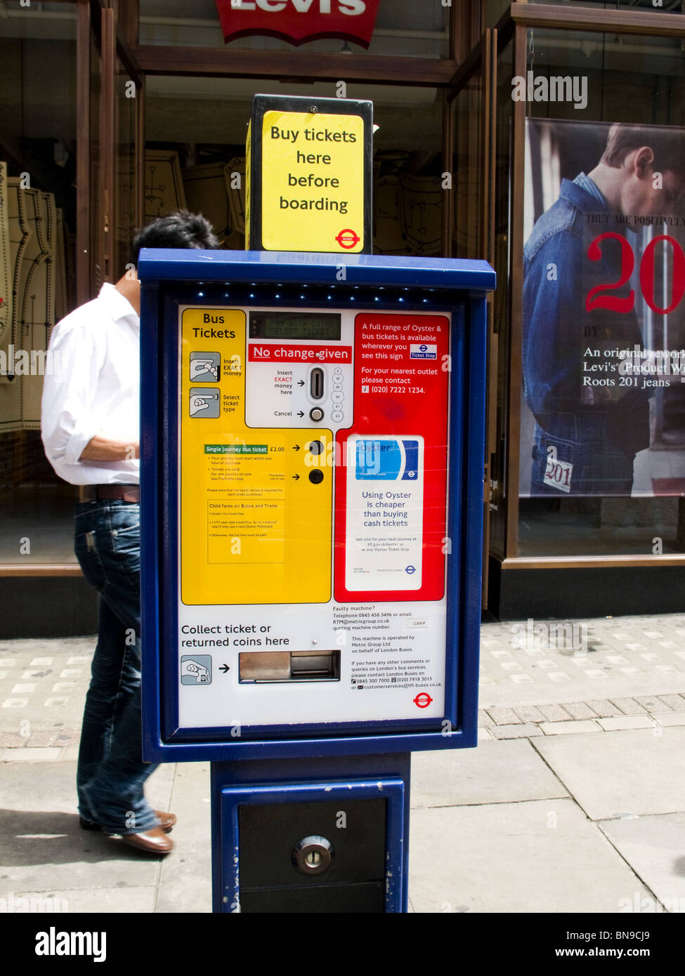 Ein ticketautomat in london -Fotos und -Bildmaterial in hoher Auflösung ...