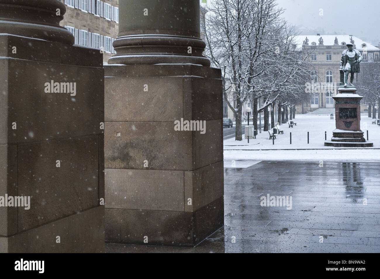 Stuttgart winter schlossplatz snow -Fotos und -Bildmaterial in hoher ...