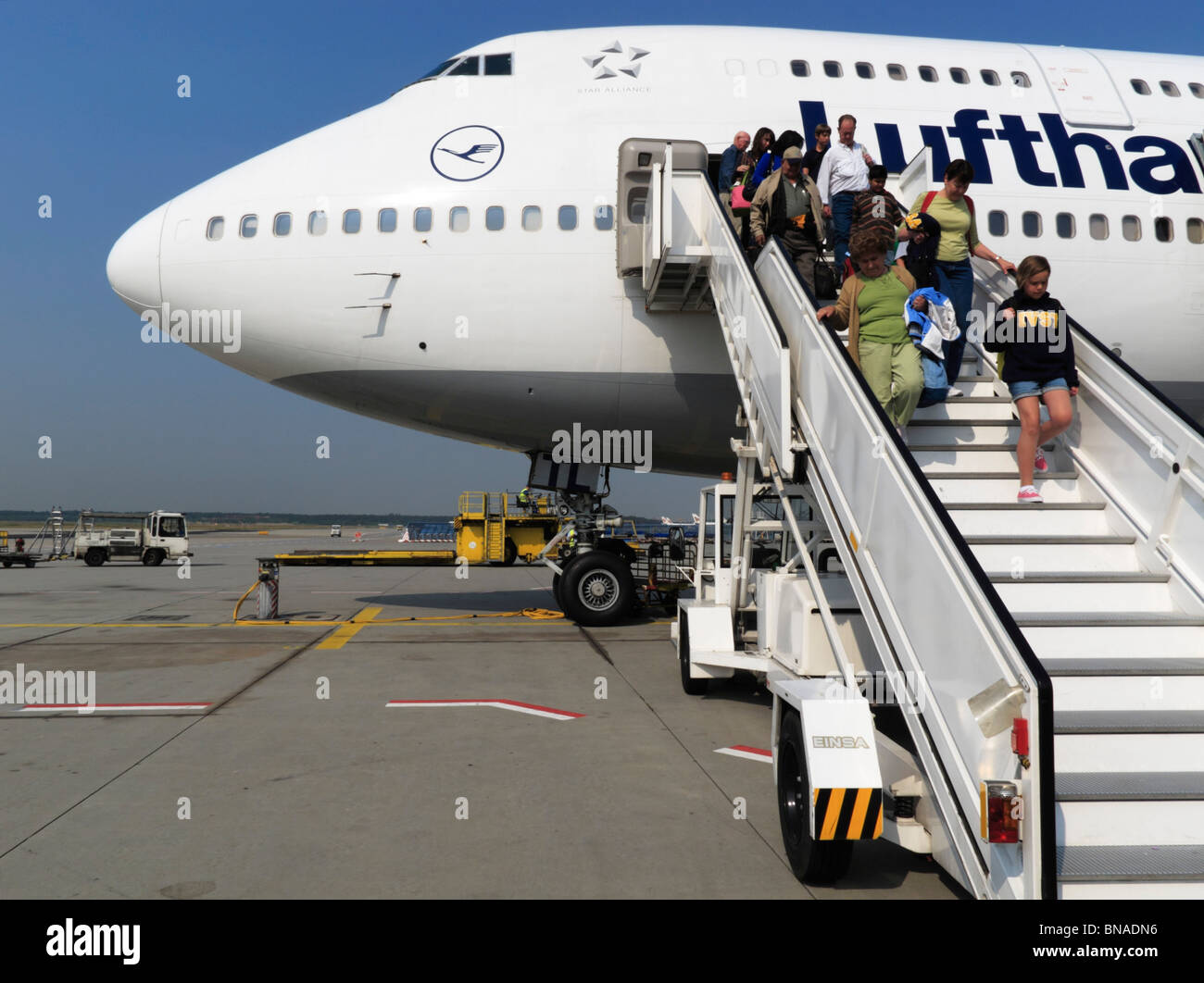 Cockpit boeing 747 aviation -Fotos und -Bildmaterial in hoher Auflösung ...