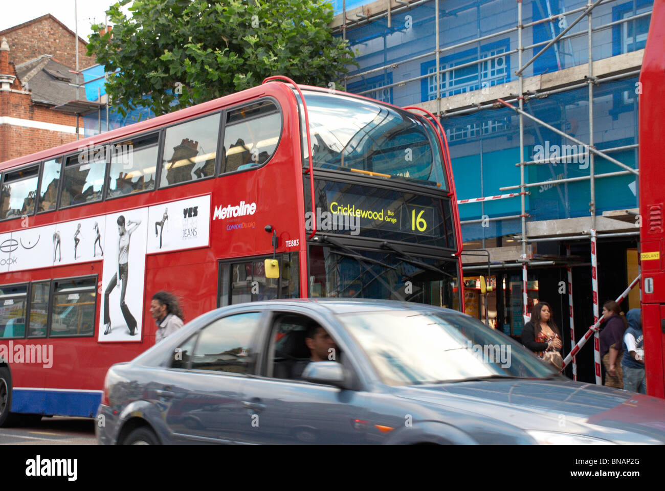 London number 16 bus -Fotos und -Bildmaterial in hoher Auflösung – Alamy