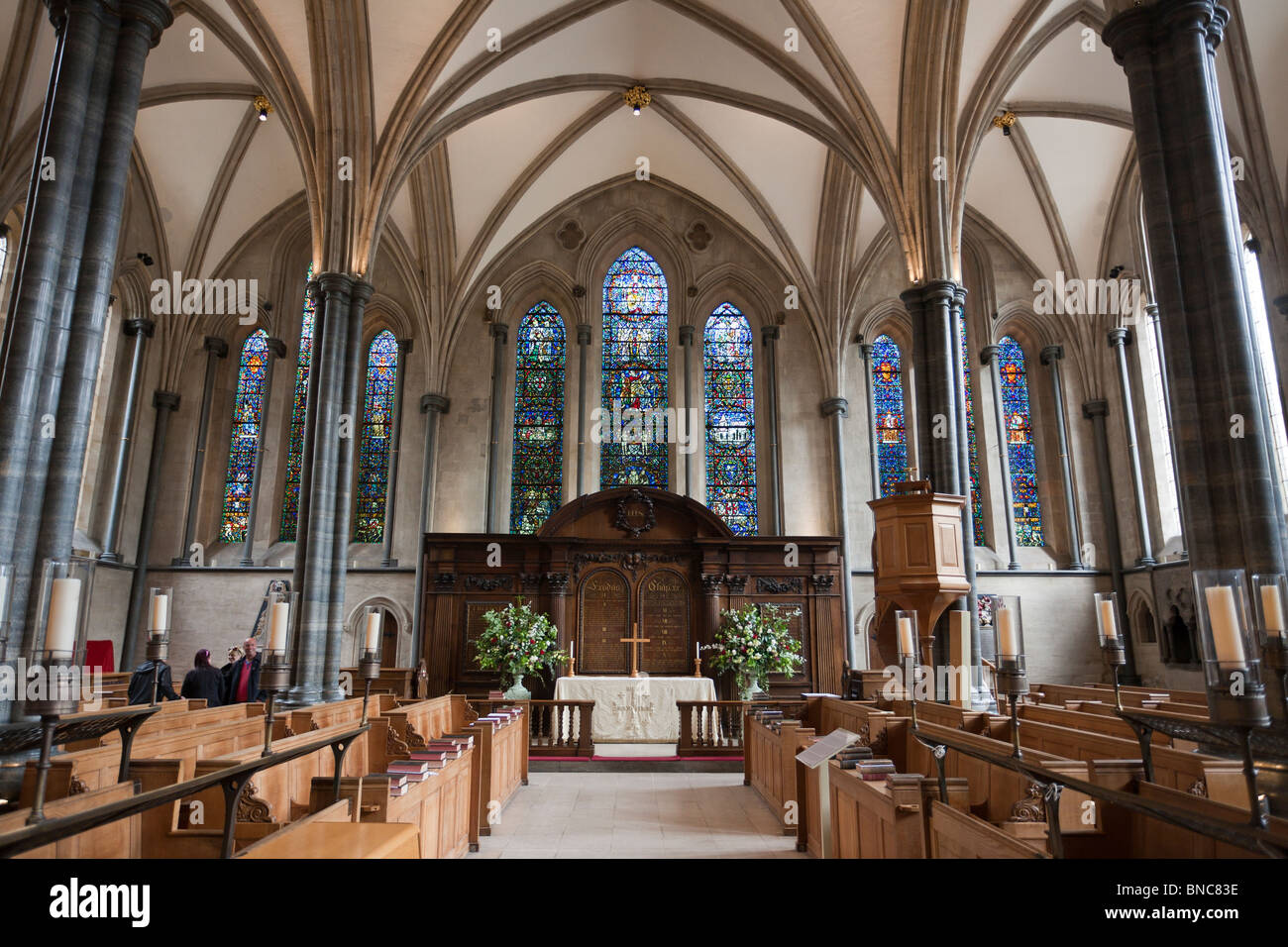 Kirche tempelfront -Fotos und -Bildmaterial in hoher Auflösung – Alamy