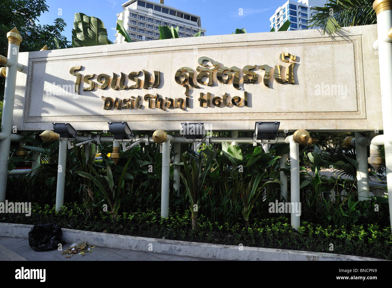 Balkone dusit thani hotel bangkok -Fotos und -Bildmaterial in hoher ...