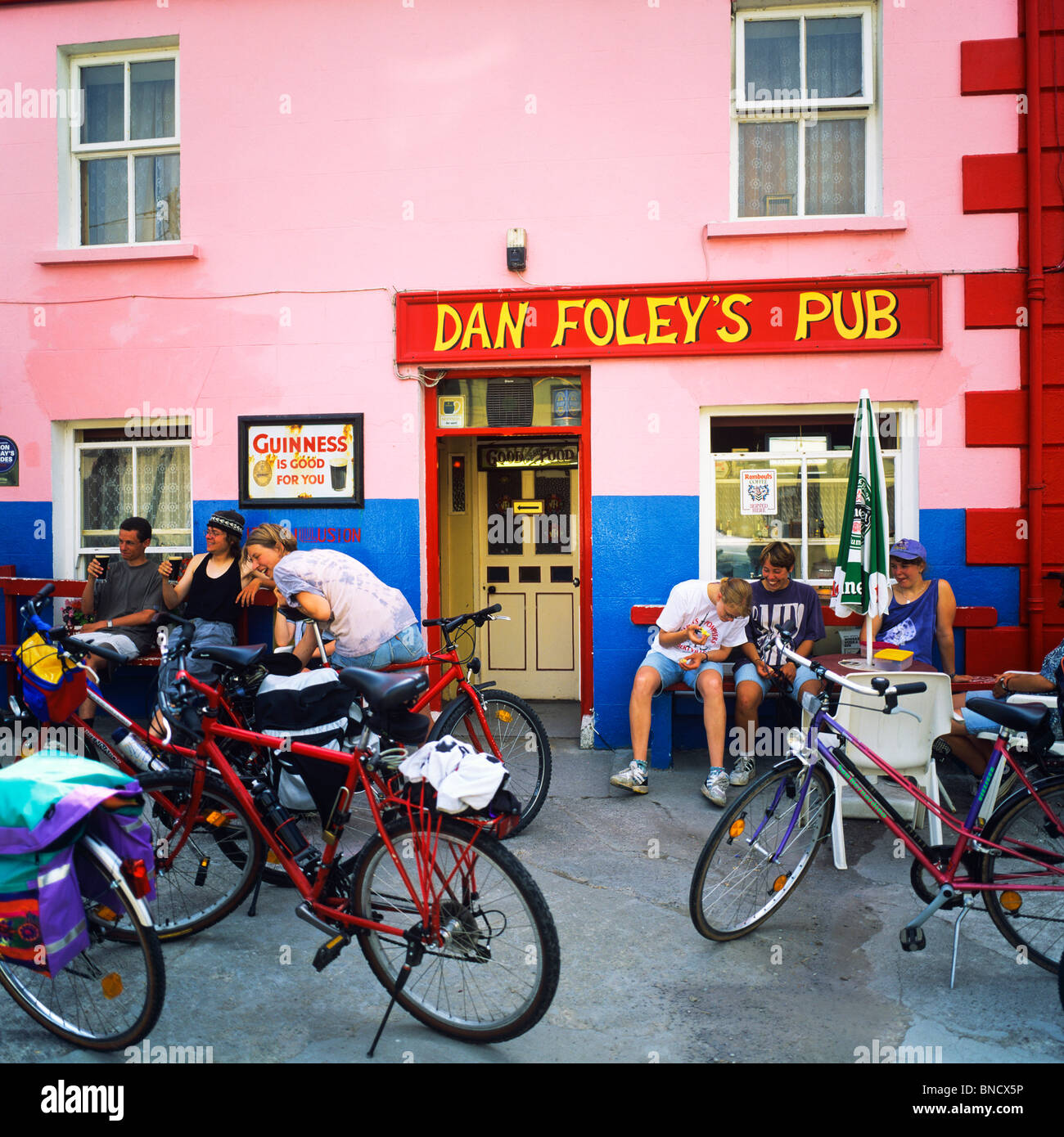 Foley bar -Fotos und -Bildmaterial in hoher Auflösung – Alamy