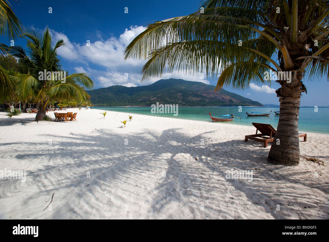 Weißen Sand-Strand in Lipe Island, Tarutao Nationalpark, Satul ...