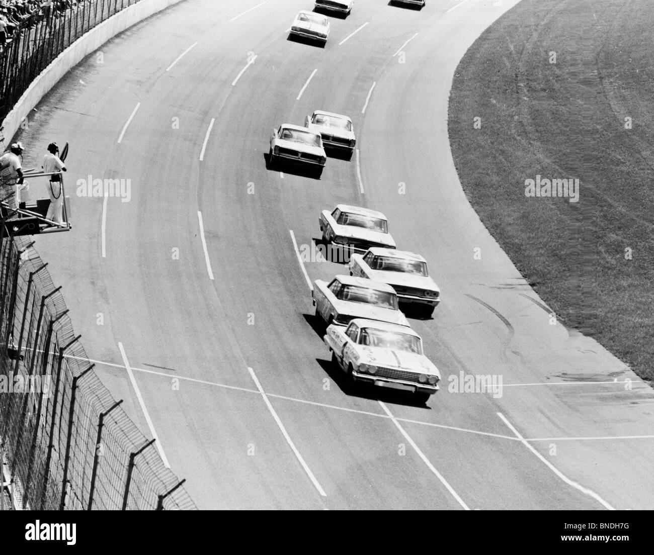Autos und menschen am daytona beach -Fotos und -Bildmaterial in hoher ...