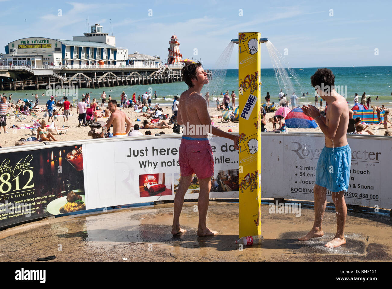 Beach shower -Fotos und -Bildmaterial in hoher Auflösung - Seite 2 - Alamy