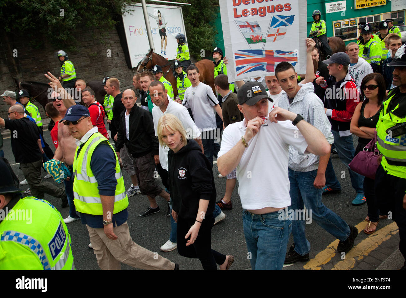 Anti englisch demonstration -Fotos und -Bildmaterial in hoher Auflösung ...
