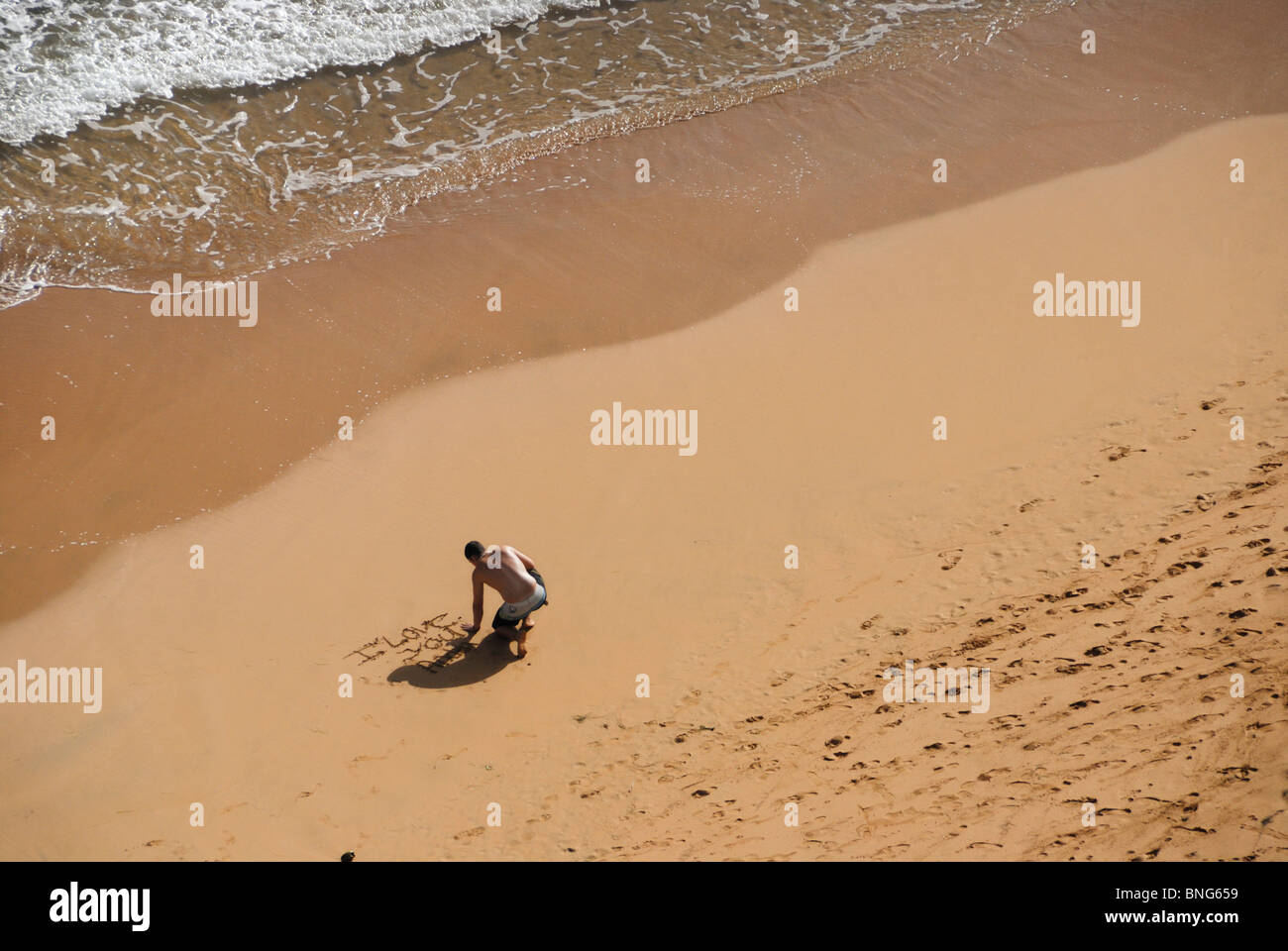 Nachricht geschrieben am strand -Fotos und -Bildmaterial in hoher ...