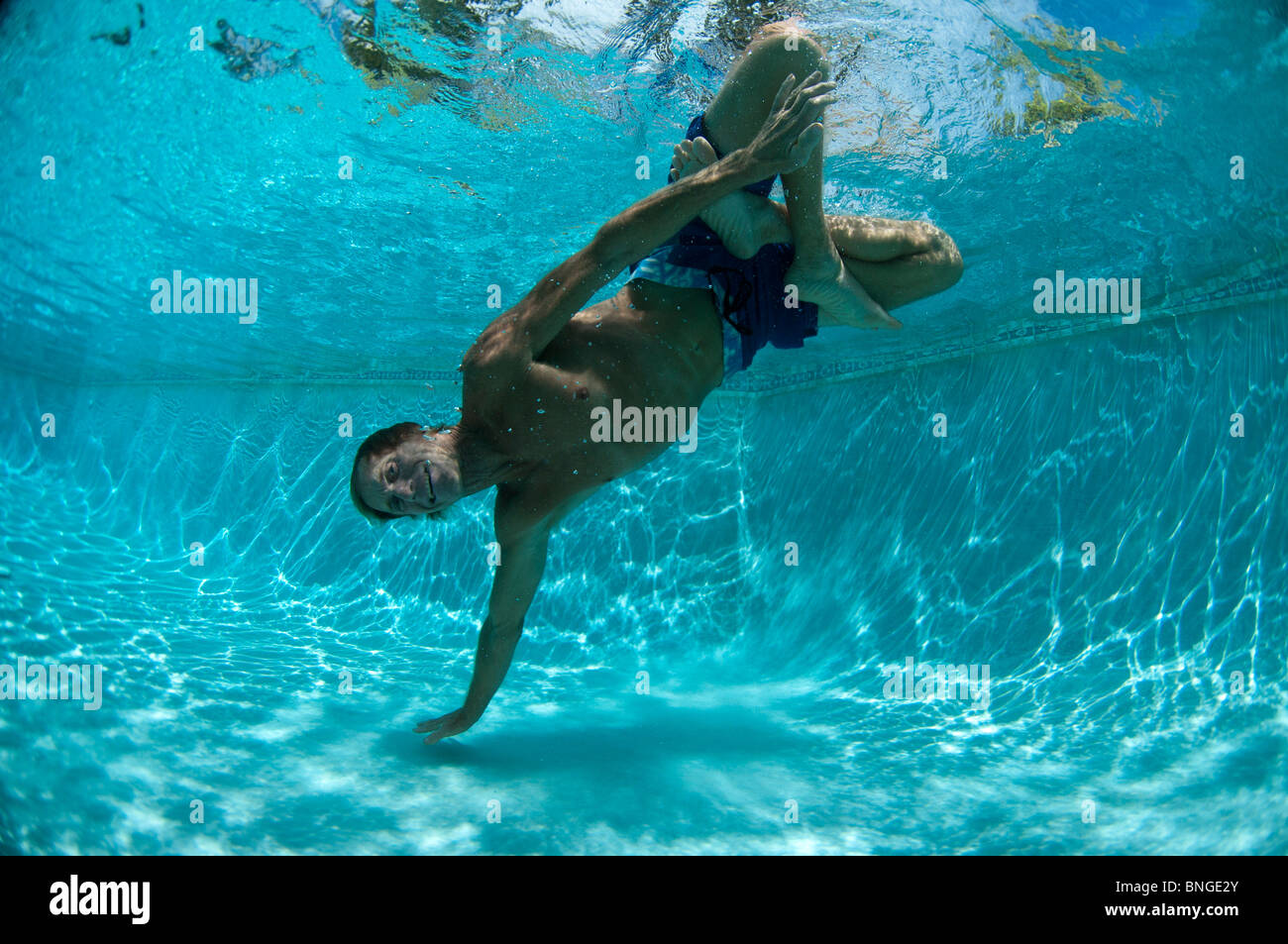 Contortion underwater -Fotos und -Bildmaterial in hoher Auflösung – Alamy