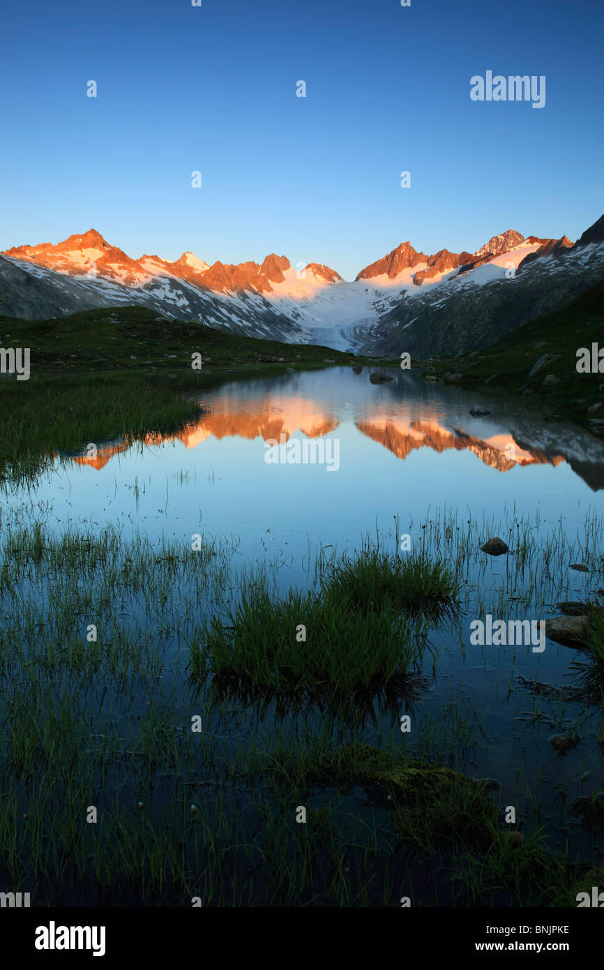 Alpen anzeigen Baeregg Berg Berge Berg See Kanton Bern Schweiz Person ...