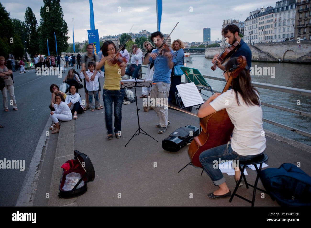 Festival festivals reise menschen draussen masse wasser Stockfotos und ...