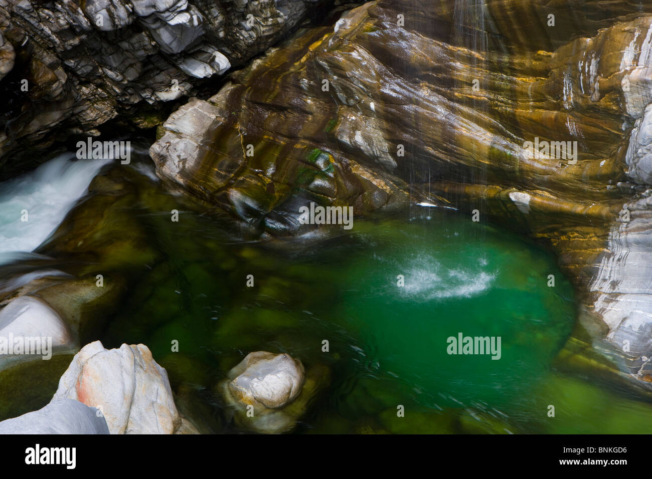 Ponte Brolla Schweiz Kanton Ticino Tal der Maggia Maggia Rock Cliff ...