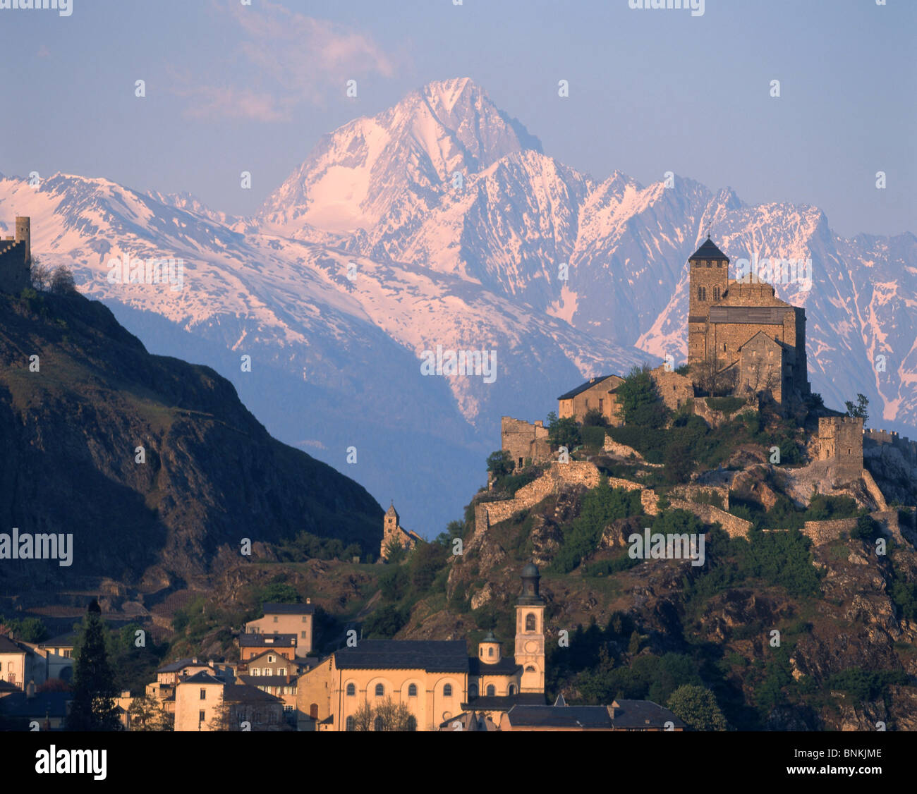 Der Schweiz Landschaft Berge Burg Sion Bietschhorn Kanton Wallis ...