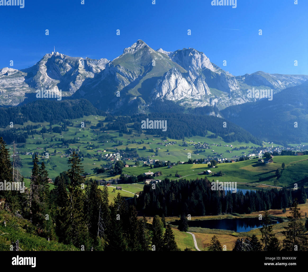 Der Schweiz Landschaft Schwendisee Wildhaus Berge Kanton St.Gallen Dorf ...
