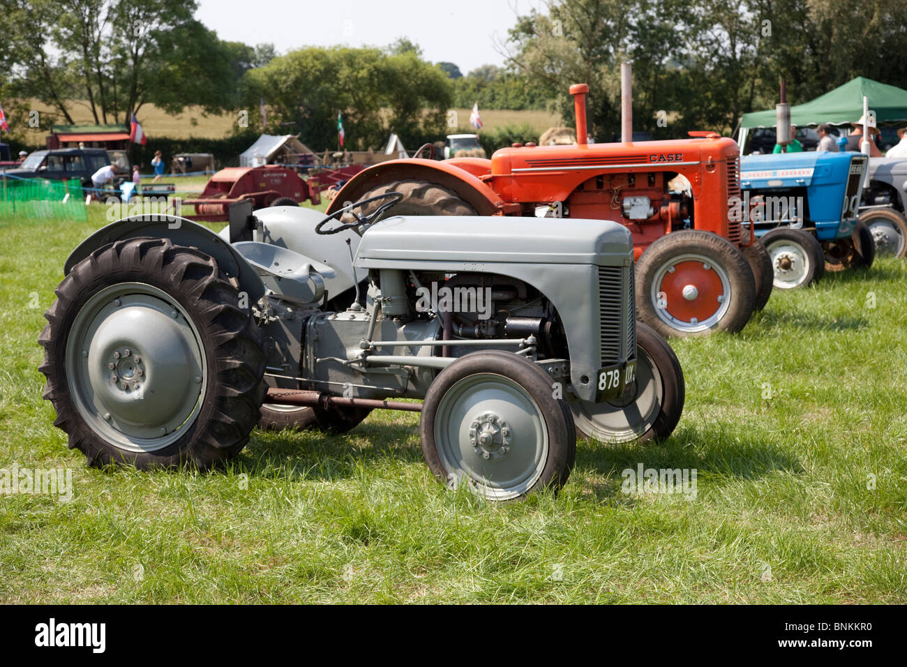 Grauer Traktor Stockfotos und -bilder Kaufen - Alamy