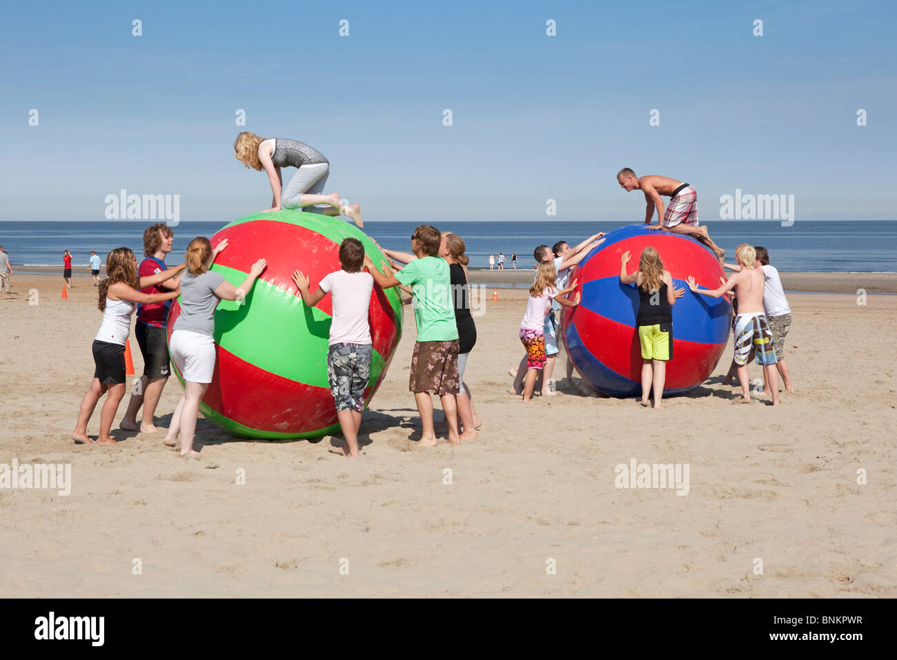 Beach Ball Game Horizontal Stockfotos und -bilder Kaufen - Alamy